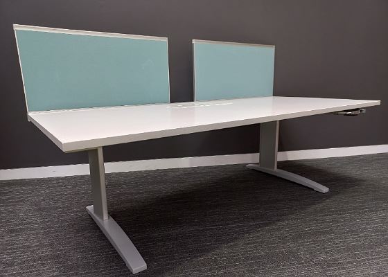 User Adjust Hydraulic Desk – Aspect - FIL Furniture