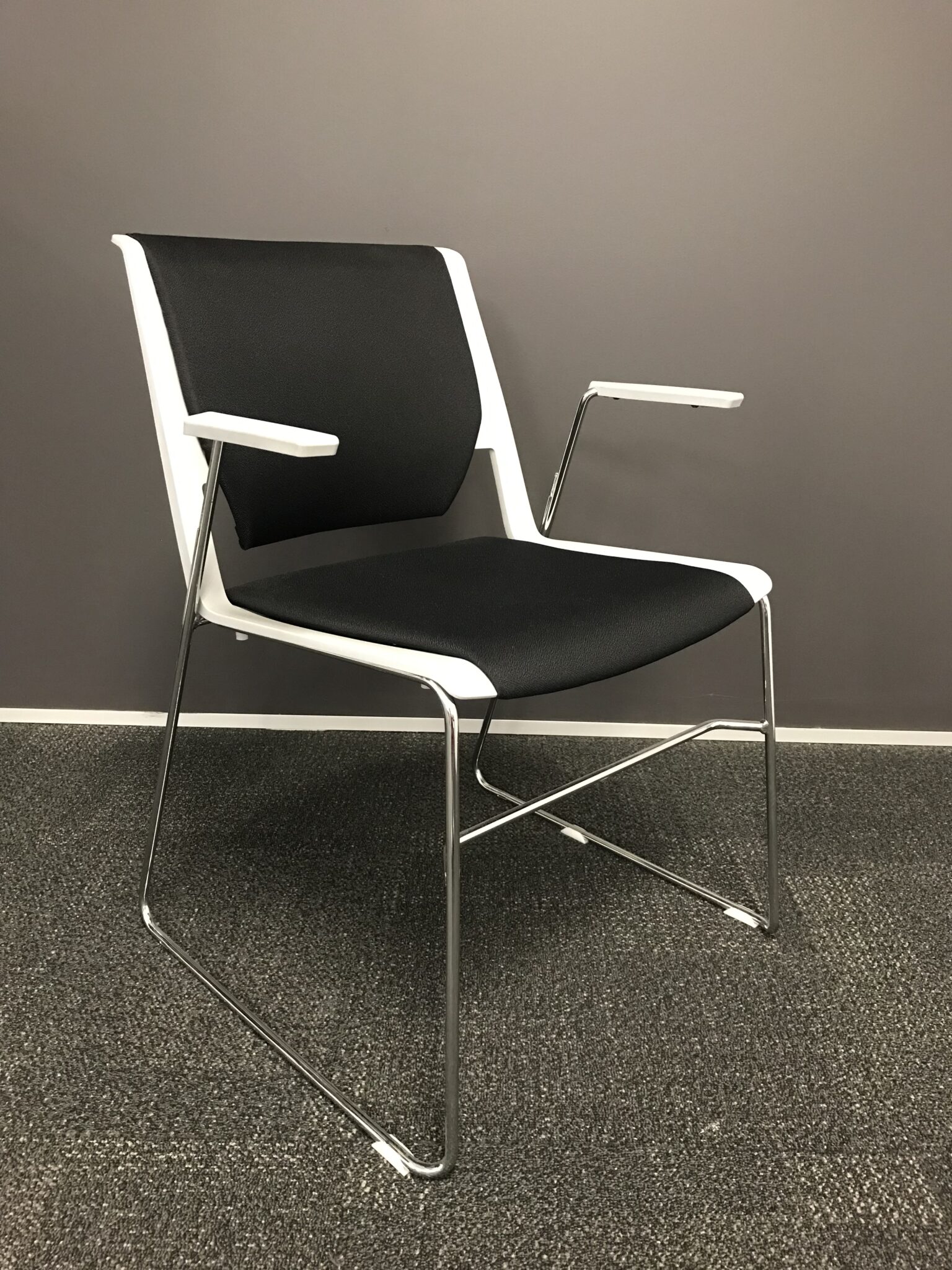 Very Wire Stacker Chair – Haworth - FIL Furniture
