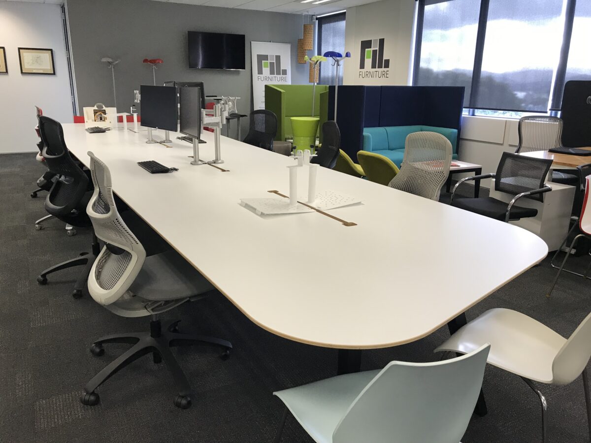 Buy Second Hand Office Desks & Workstations Online | FIL Furniture
