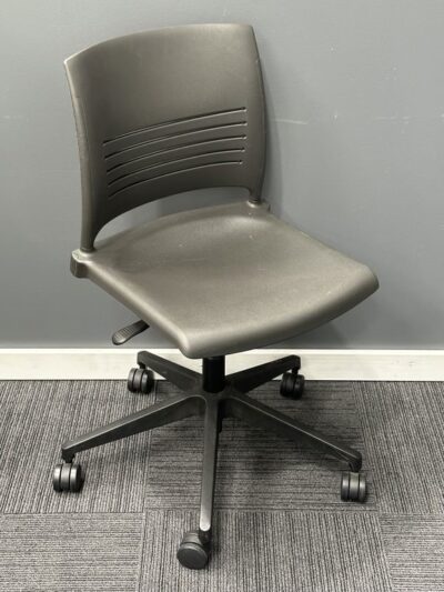 Buy Affordable Used Office & Desk Chairs Online | FIL Furniture