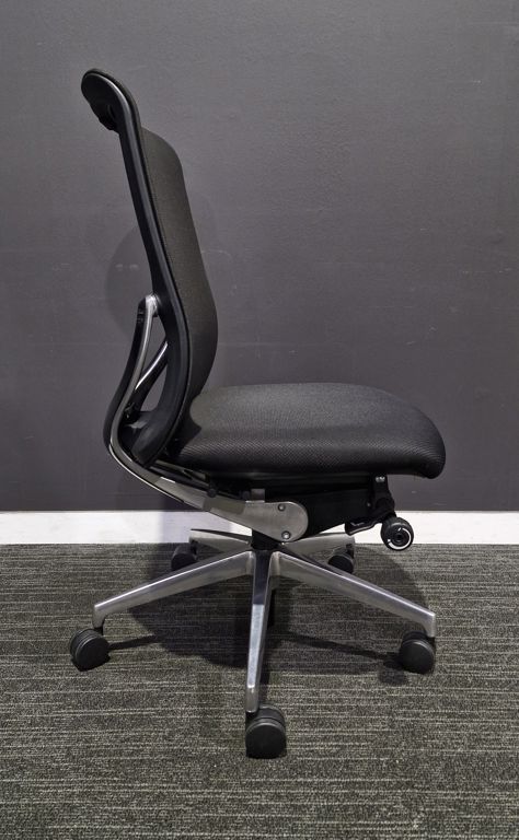 Zephyr Light Mesh Task Chair – Okamura - FIL Furniture