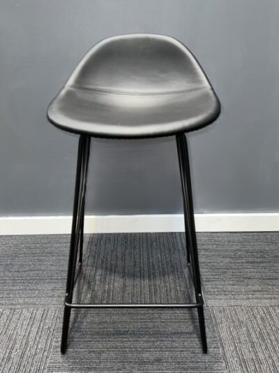 Buy Second Hand Bar Stools Online | FIL Furniture