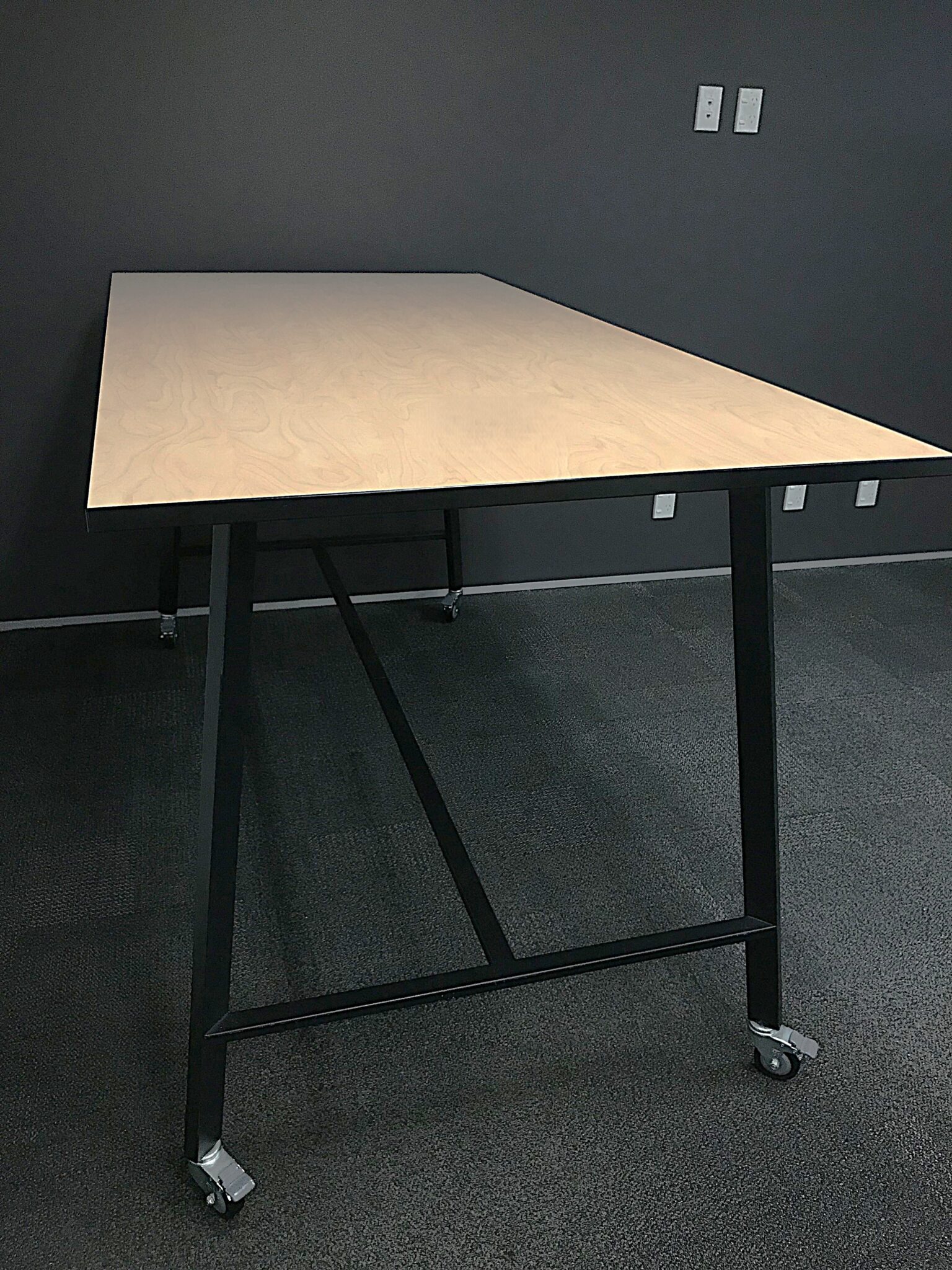 Luca Table Leaner - Issa - FIL Furniture