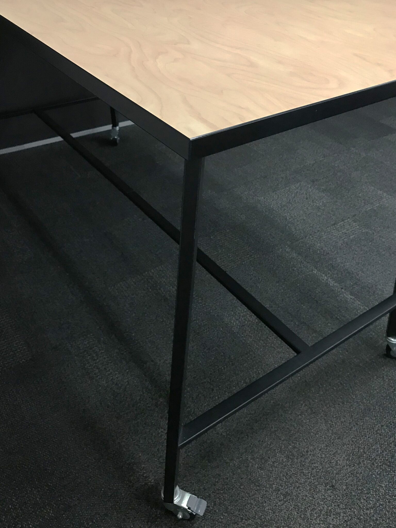 Luca Table Leaner - Issa - FIL Furniture